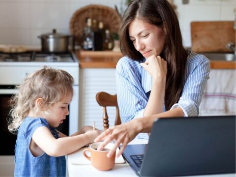 How To Find Freelance Writing Clients On LinkedIn | Write At Home Mom